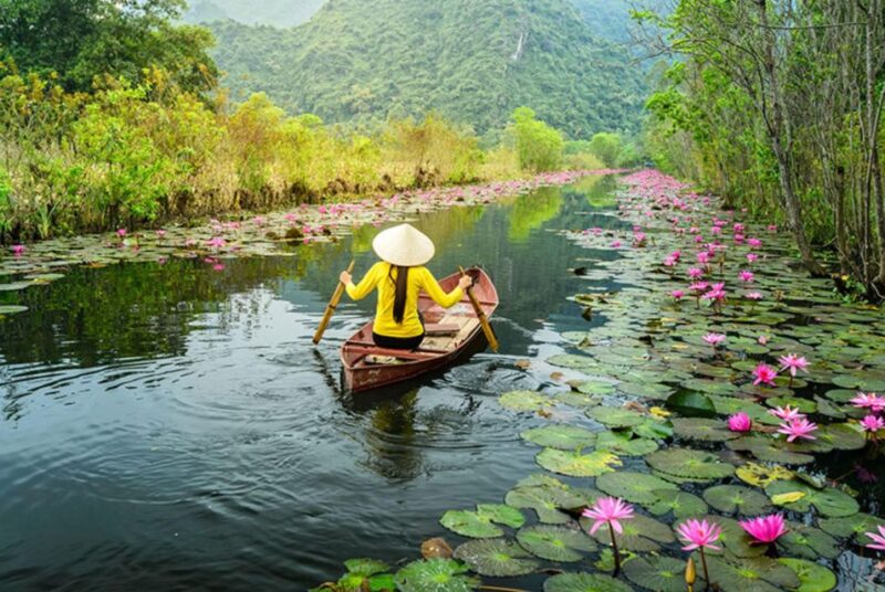 Full Day to Perfume Pagoda - Arriving at the Perfume Pagoda and the Boat Ride