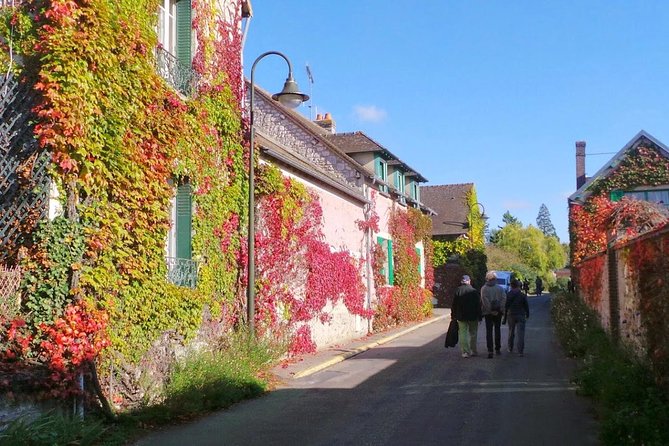 Giverny and Honfleur Private Day Trip from Paris - Detailed Breakdown of the Itinerary