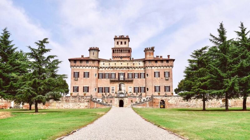 Guided tour of the Castle of Chignolo Po - FAQs