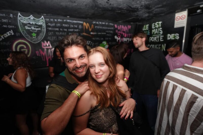 Halloween Party : Pub Crawl Nice with 5 free shots and Masks - The Cost-Value Balance
