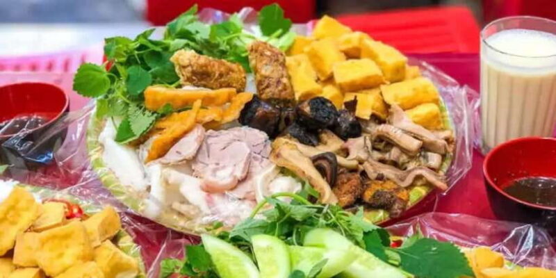 Hanoi: Guided Street Food Tour for small groups - Exploring Hanoi’s Food Scene: What to Expect