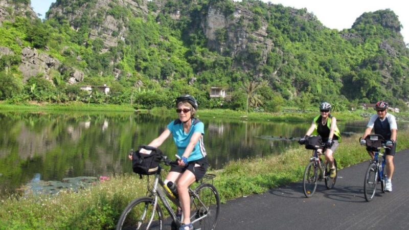Hanoi: Ninh Binh Full-Day Visit Hoa Lu, Tam Coc and Mua Cave - The Plus and the Minuses
