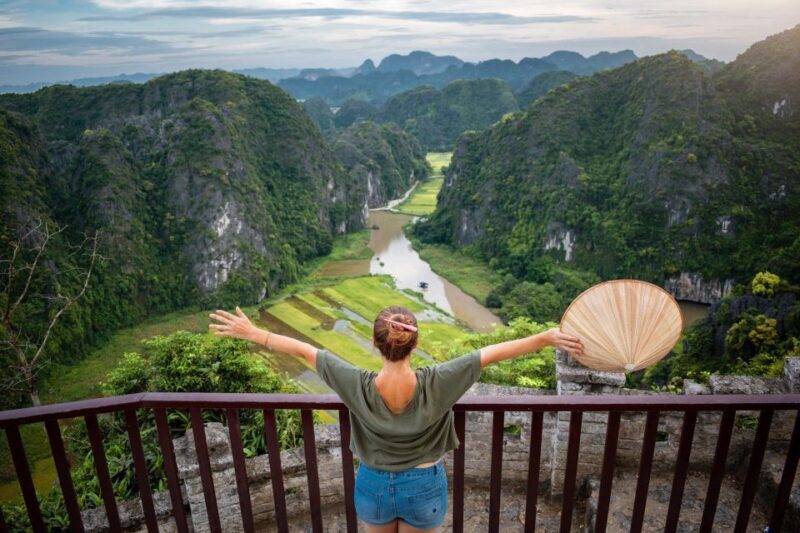 Hanoi: Ninh Binh - Halong 2 D1N trip by Bus - Bungalow/Hotel - Who Will Love This Tour?