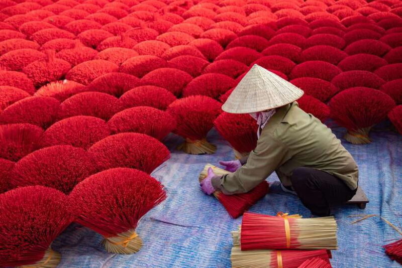 Hanoi: Quang Phu Cau Incense Village Photography Tour - The Itinerary in Detail