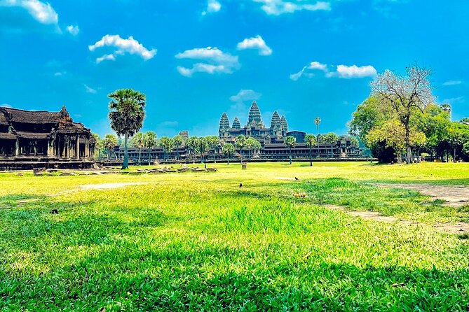 Highlight of Angkor Complex 2 Days Private Tour - Day 1: Exploring Angkor Thom and Surroundings