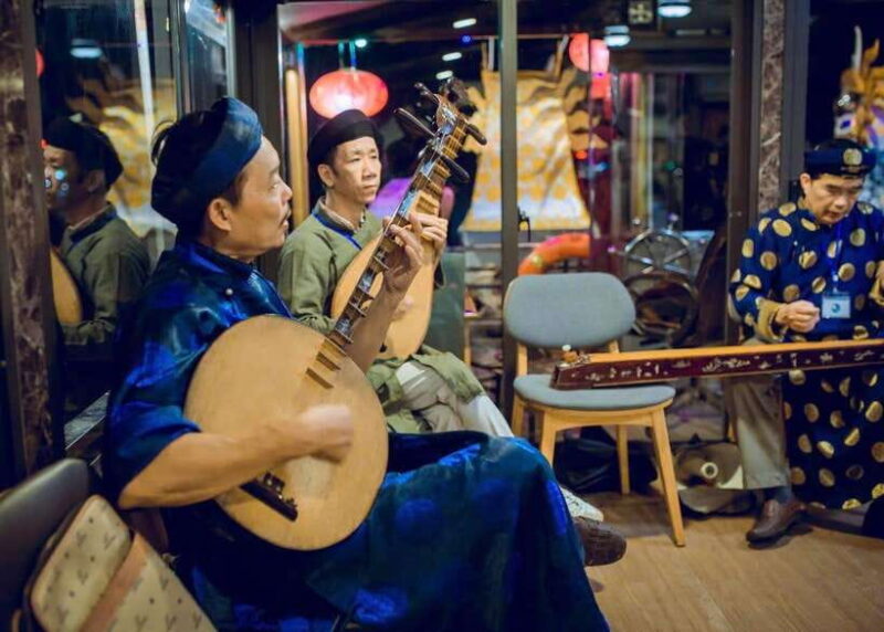 Hue Cyclo Tour, Folk Music on Perfume River with Hue Cuisine - Exploring Hue by Cyclo: A Comfortable and Authentic Sightseeing Method