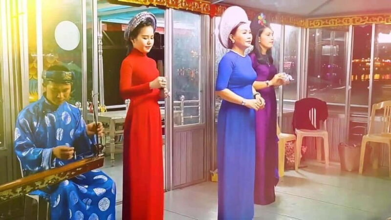 Hue Evening Foodie Cyclo Tour & Folk Music on Perfume River - What Makes This Tour Stand Out?