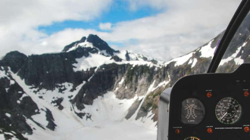 Kathmandu: Mount Everest Scenic mountain flights 1 hour - The Experience in Detail