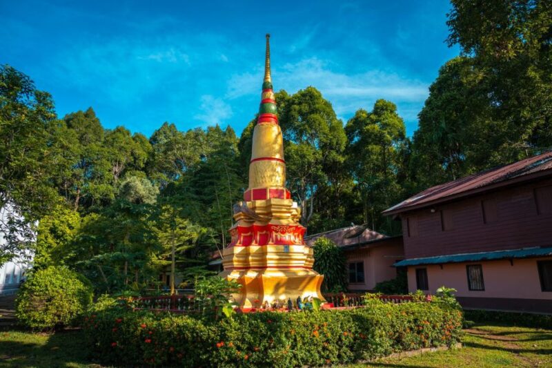 Khaolak Guide Tour to Sunday Market and Rescured Elephant - Key Points