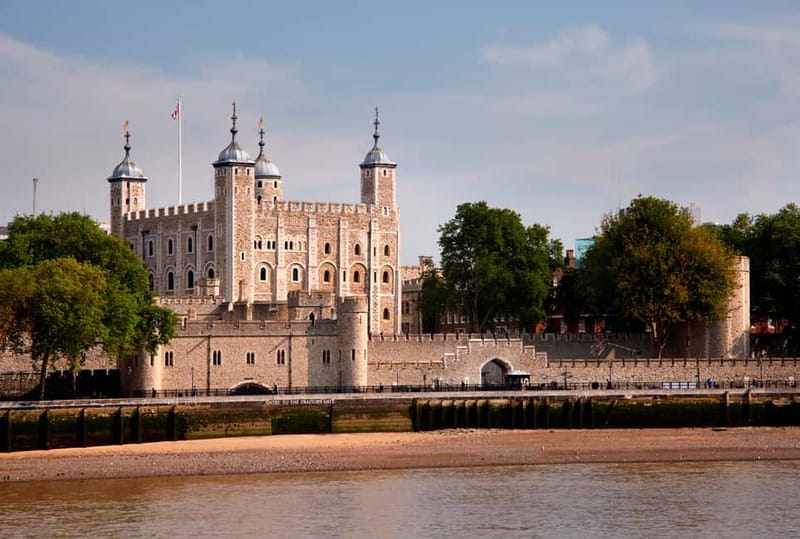 London: Private Full Day Tour with Driver Guide - Who Should Consider This Tour?