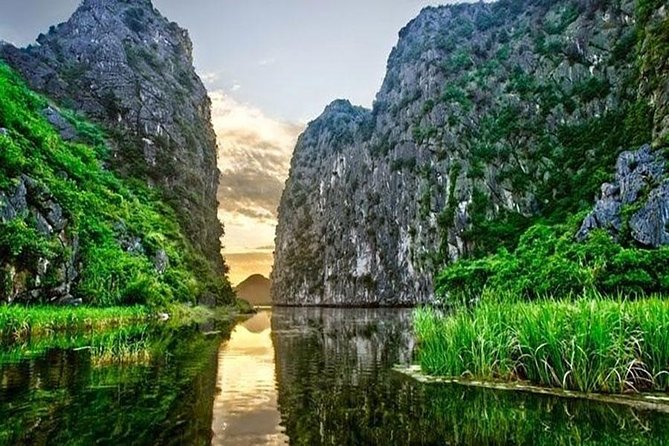 Luxury Hoa Lu - Trang An - Mua Cave 1 Day Tour - By Limousine & Small Group - A Deep Dive into the Tour
