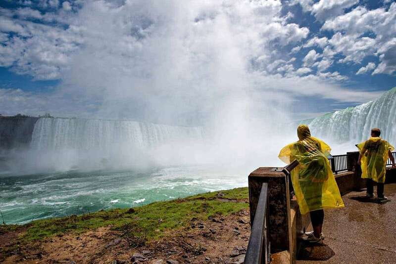 Niagara Falls, Canada: Sightseeing Tour with Boat Ride - Analyzing the Cost and Experience Value