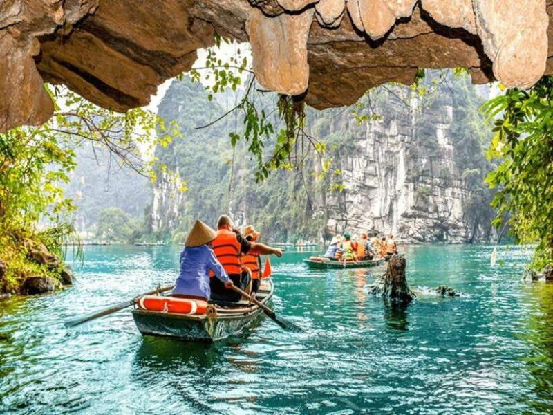 Ninh Binh 1-day tour Bai Dinh Trang An Mua Cave Small Group - The Journey Begins: From Hanoi to Ninh Binh