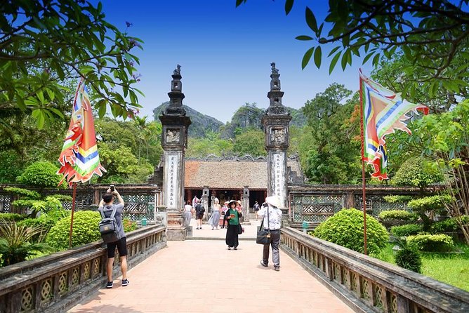 Ninh Binh Daily Tour: Hoa Lu - Am Tien Cave- Trang An boat ride - A Detailed Breakdown of the Itinerary