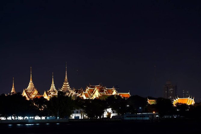 NR-02 KohRattanakosin old town cycling with Loha Prasat,The Giant Swing and more - Who Will Love This Tour?