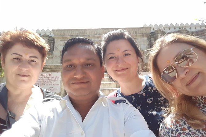 One-Way Transfers assistance Agra to Jaipur Drop with stops - Transportation and Logistics