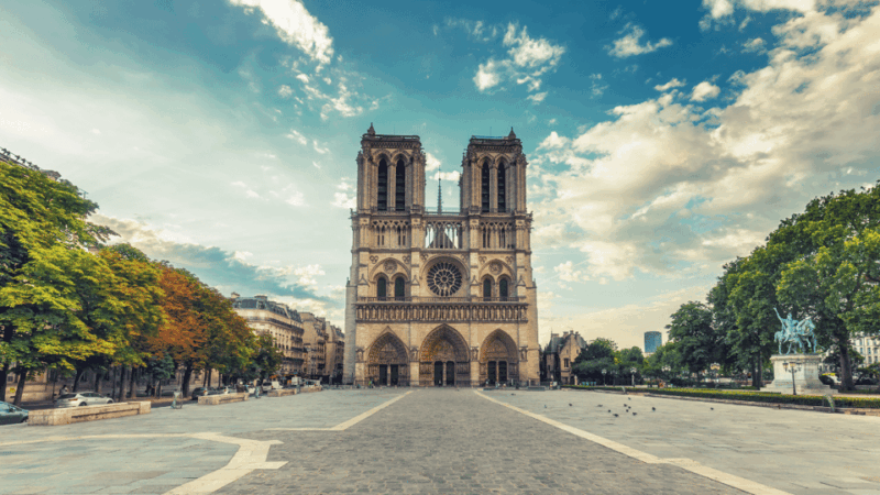 Outside Île de la Cité Tour with Crypt Access and cruise - Practical Details and Tips
