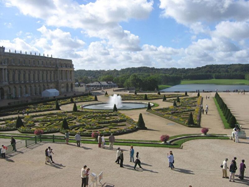 Palace of Versailles private tickets + transfer from Paris - The Transport and Schedule: A Smooth Start to Your Day