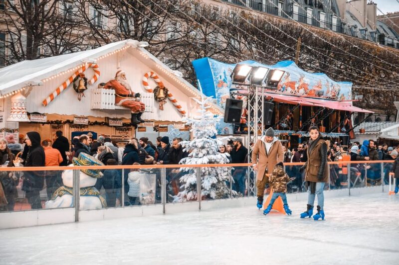 Paris: Christmas Market Guided at Notre Dame & Food Tasting - Capturing Paris’s Holiday Magic