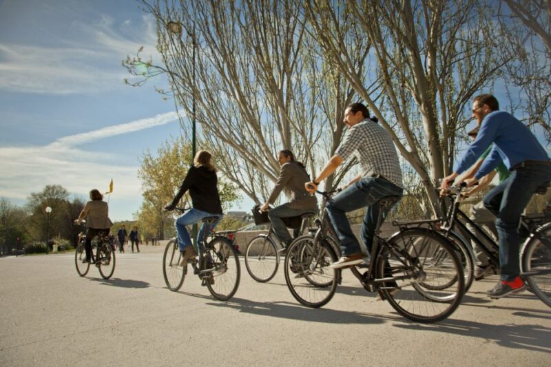 Paris: Guided bike tour - Greatest monuments of the capital - The Practical Side: Logistics and Value