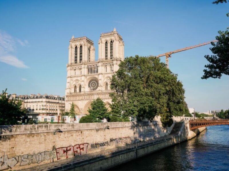 Paris Semi Private Walking Tour: Louvre, Eiffel Tower & Boat - The Louvre: Art, History, and a Famous Smile