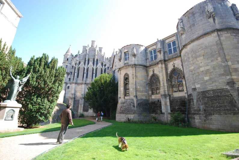 Poitiers: Eleanor of Aquitaine Walking Tour - Itinerary Breakdown