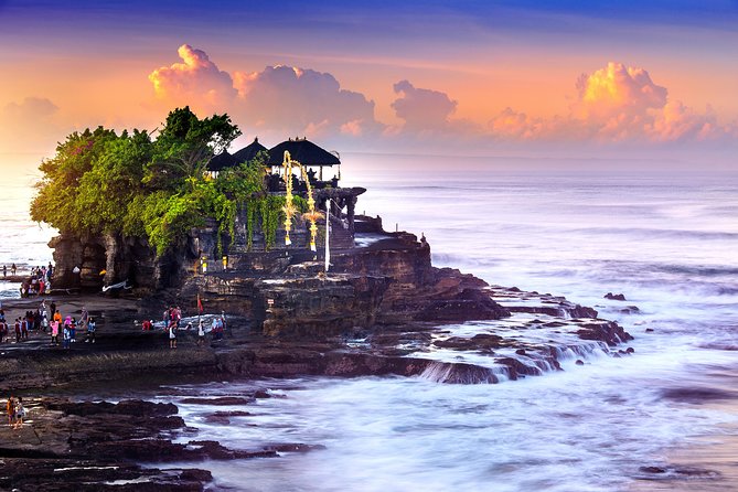 Private Bali Tour: Best of Bedugul and Tanah Lot Temple - Discovering Bedugul: Taman Ayun and Bali Botanic Garden