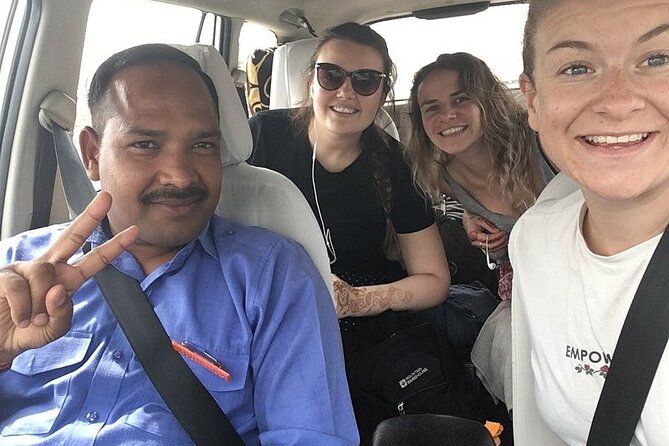Private City Tour Of Agra With Car Driver And Guide - Exploring the Fort: A Glimpse into Mughal and Hindu Architecture