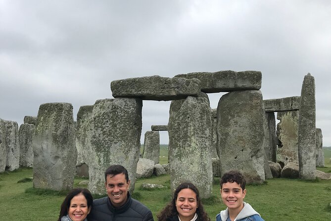 Private Guided Tour of Windsor, Stonehenge and Bath - Lunch at a British Pub: A Taste of Local Flavor
