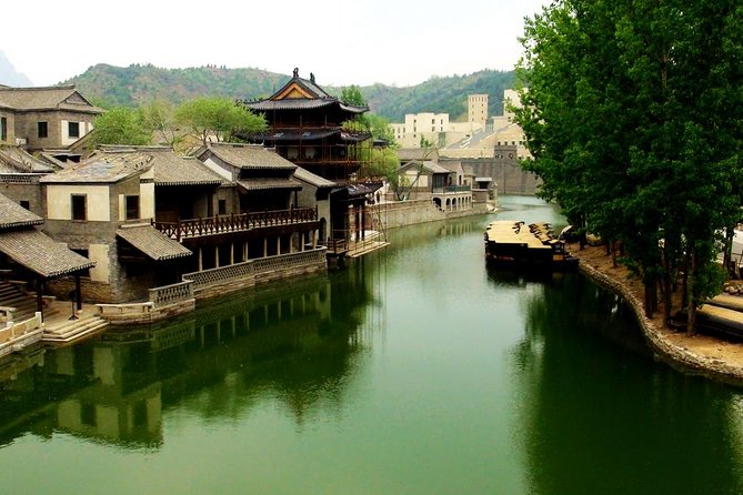Private Tour to Gubei Water Town and Simatai Great Wall with Cable Car and Lunch - What’s included, and what to consider