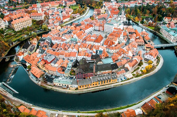 Private Transfer from Cesky Krumlov to Prague - Who Would This Transfer Suit?