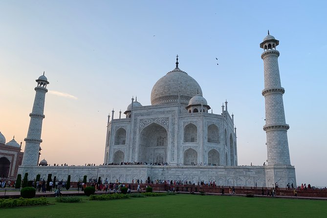 Private Transfer From Jaipur to Agra including Fatehpur Sikri - The value of a private, air-conditioned vehicle