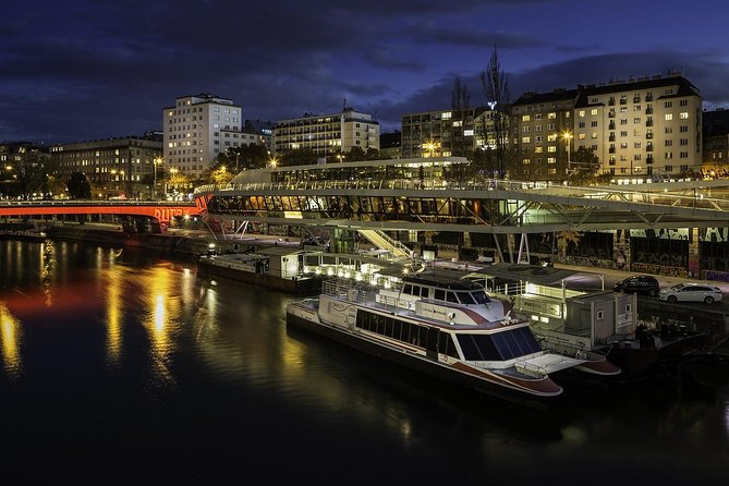 Private Transfer from Warsaw to Vienna with 2h of Sightseeing - Breakdown of the Itinerary