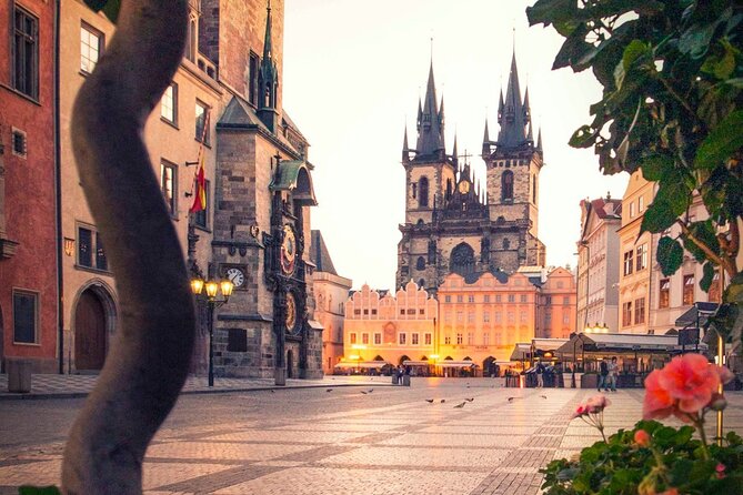 Romantic walk for couples with PRO photographer - 100 pictures for you - Who Should Consider This Tour?