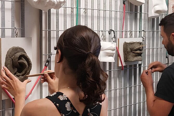 Sculpture Clay modeling class in Florence - FAQ