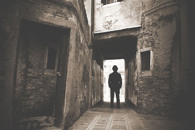 Self-Guided Audio Tour-Behind the shadow of evil: Jack the Ripper - Navigating the Experience: Pros and Cons