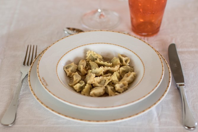 Small Group Market tour and Dining Experience at a Cesarina's home in Trento - What Makes This Tour Special?