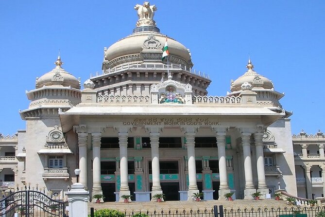 Sunshine Bangalore day tour, Lal Bagh & Tipu Sultan Fort - Discovering Lal Bagh Botanical Garden