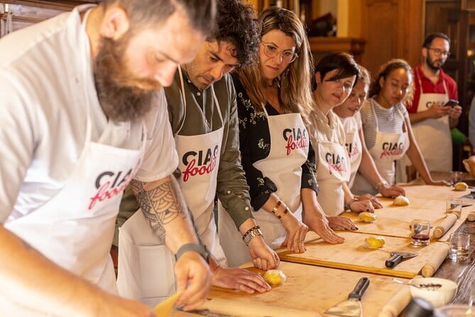 The Italian Way: Pizza and Gelato Class with Unlimited Wine - In The Sum Up