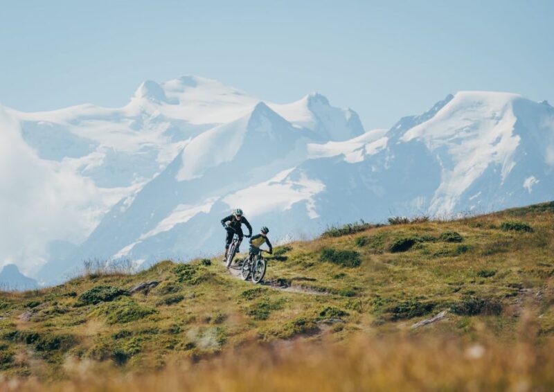The most beautiful mountain lakes by mountain bike - The Highlight: Lac Vert and Beyond