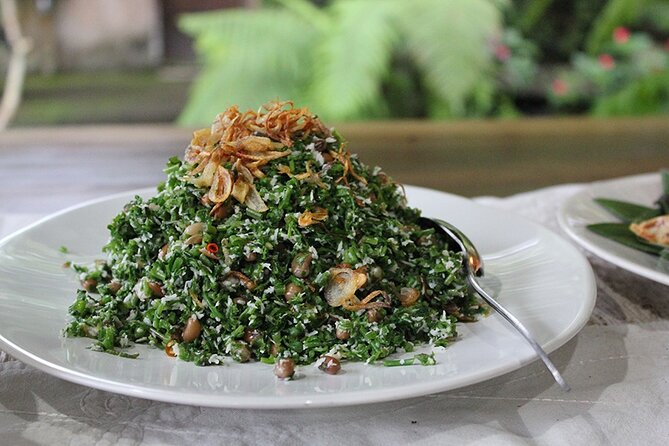 Traditional Balinese Meal in Ubud in Dewa's Family Village Home - What Makes This Tour Unique?