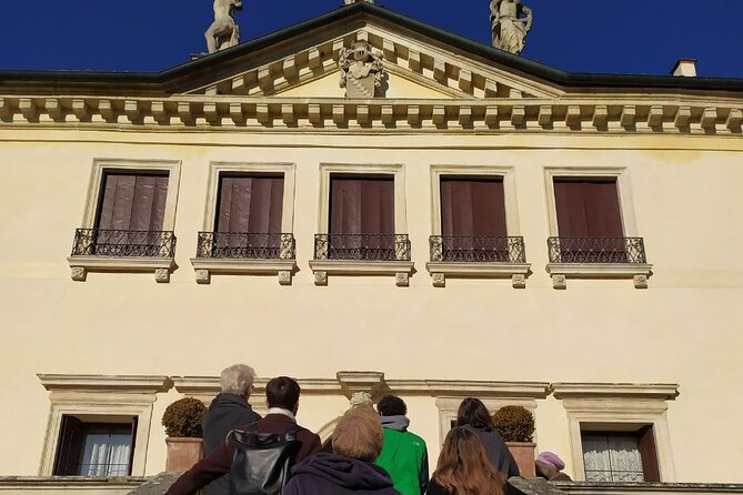Visit with Owners and glass of wine to Villa Valmarana ai Nani - Exploring the Gardens and Dwarfs