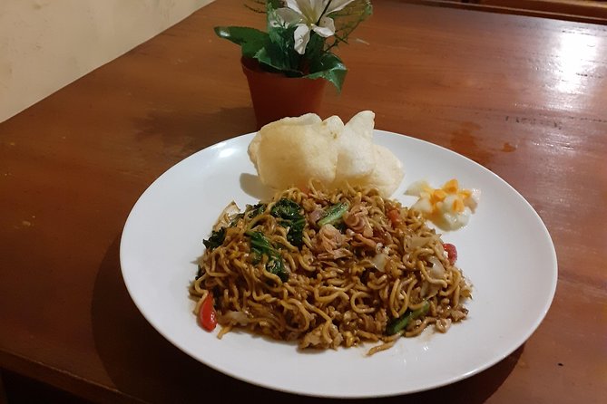 Yogyakarta Night Delight Walking Tour - Who Should Consider This Tour?