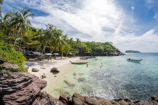17-Day Vietnam Tour | Explore the Best Highlights of Vietnam - From Mountain Heights to Coastal Vibes: Da Nang and Ba Na Hills