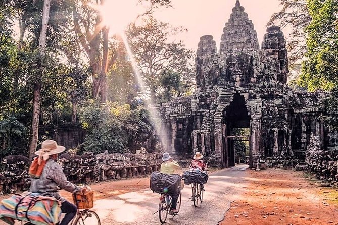 3-Day Tour(Unforgettable Angkor Temple Complex, Banteay Srei& Floating Village) - Practical Considerations