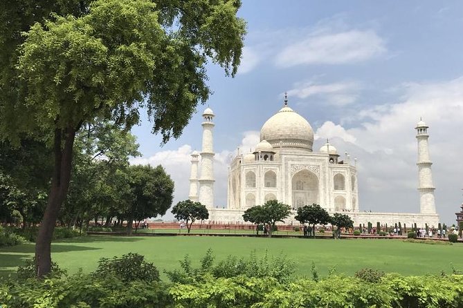 Agra: Skip the Line Taj Mahal and Agra Fort Private Tour - The Experience of Traveling in Comfort and Style