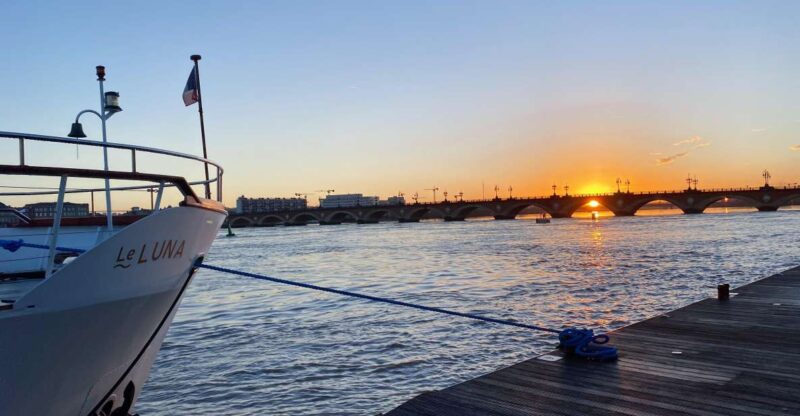 Aperitive guided cruise « Wine and Canelé » - Practical Details and Considerations