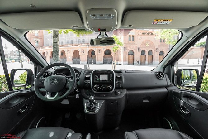 Arrival Private Transfer from Riga Airport RIX to Riga City by Minivan - Booking Process and Flexibility
