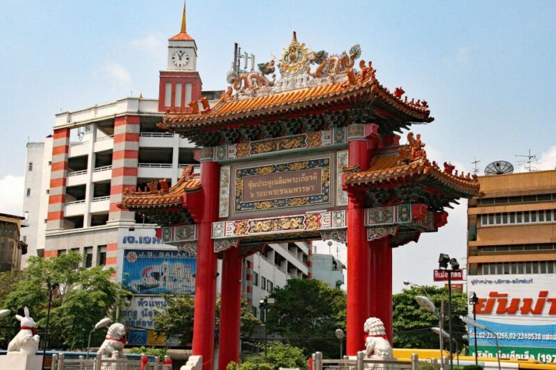 Bangkok: Chinatown by Night Walking Tour - The Guide and Group Size