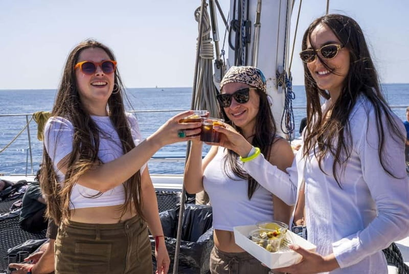 Barcelona: Shared cruise with chill music - The Sum Up